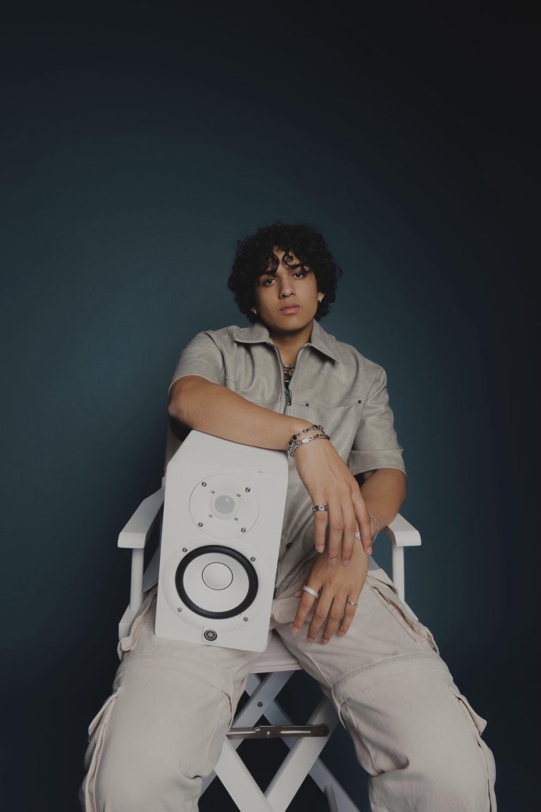 Bad Bunny Partners With Producer Jarom Su'a On "ADIVINO" - NoFortune