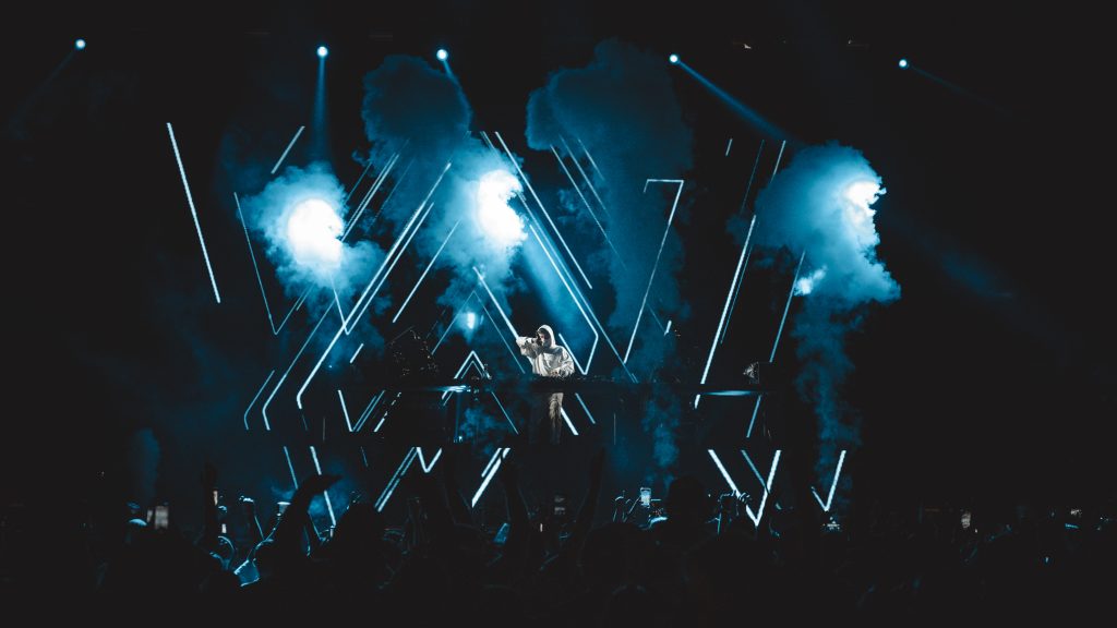 Juan Samudio: The Photographer Transforming Music, Travel, and ...