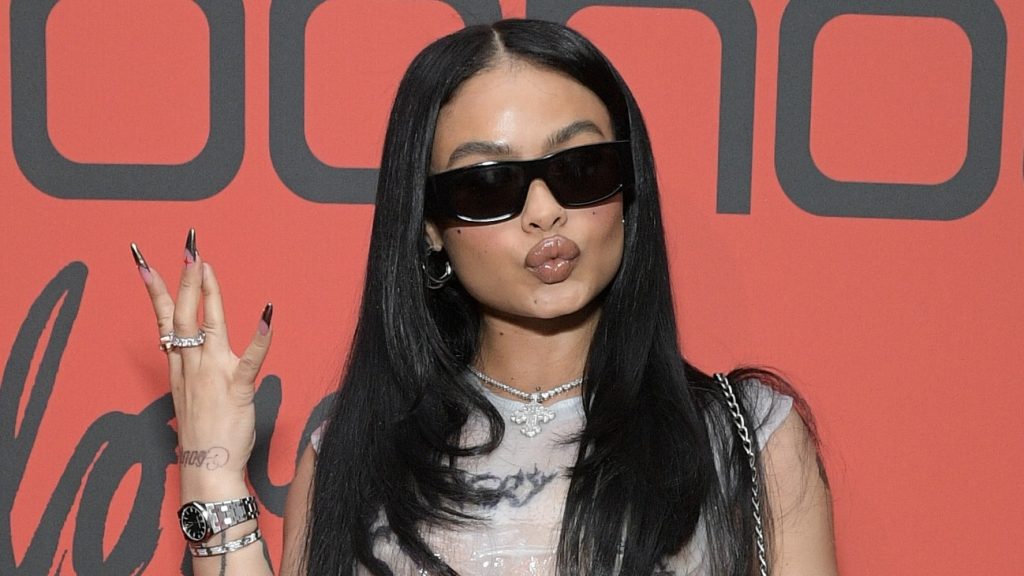 Shares Whether or not Her Internet Value Is $1M (WATCH) - NoFortune